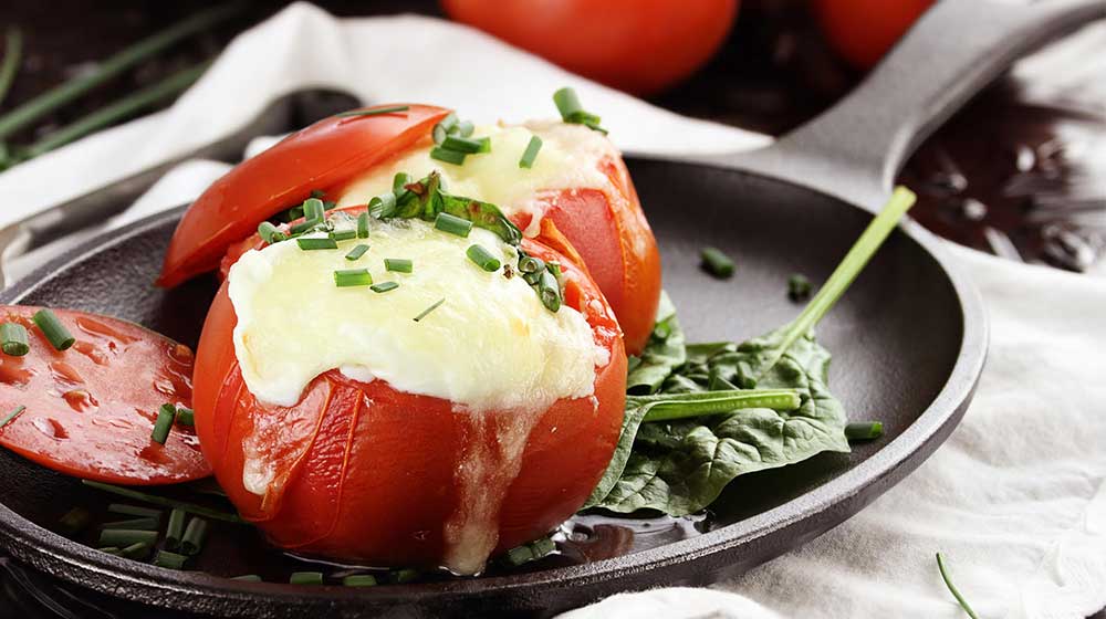 Jitomates bola rellenos de puré de papa al horno - Gmate